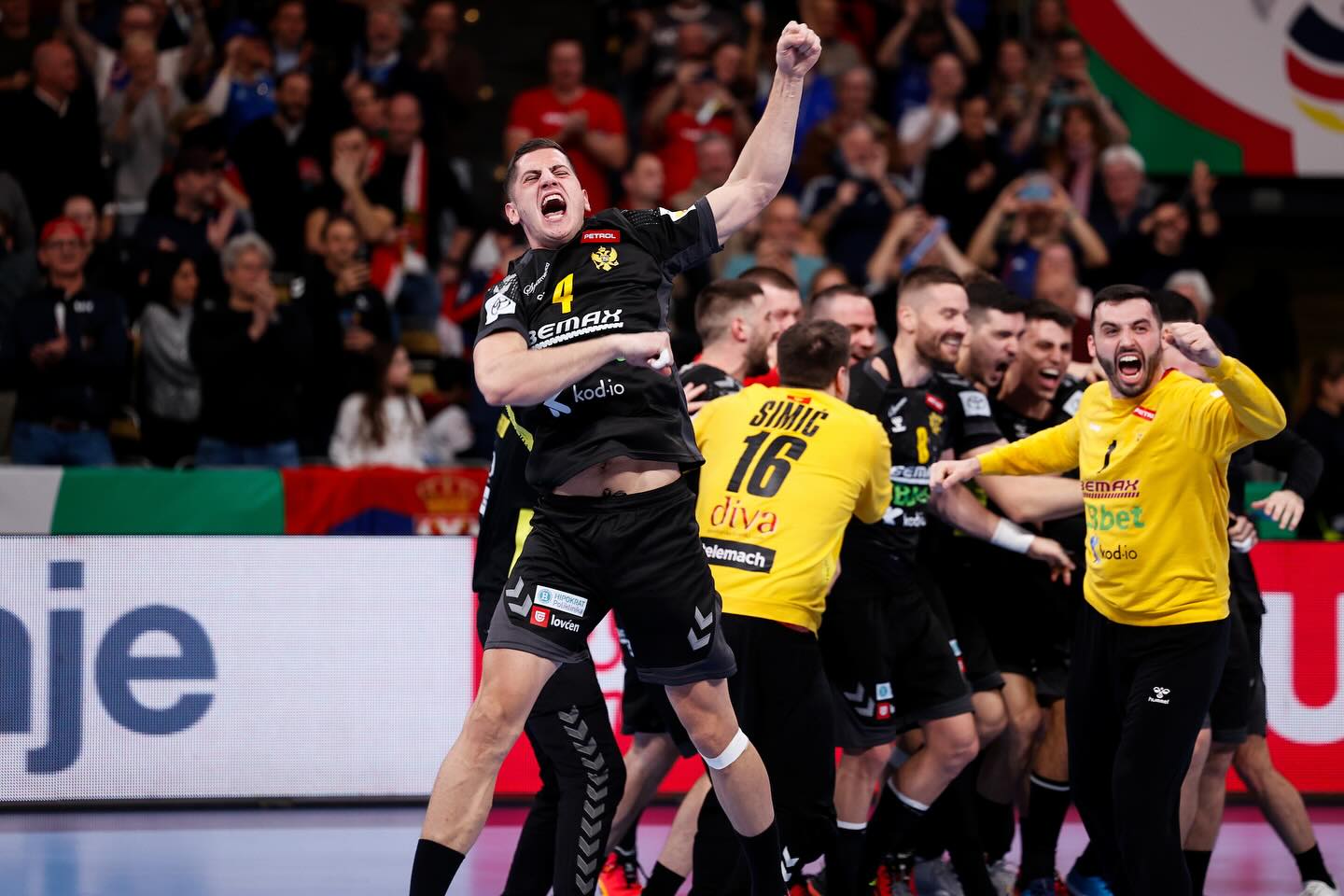 Matović: Žao mi je što smo izbacili naše drugove, ali Crna Gora je ...